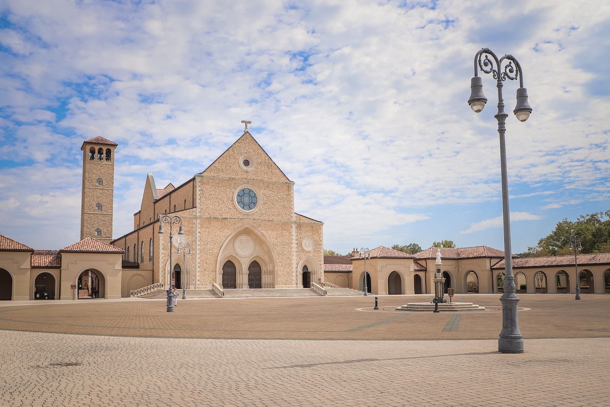 Daily Mass & Prayer Schedule